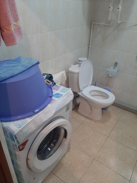 Sagbon Nurafshon 1 xona xamma sharoiti bor