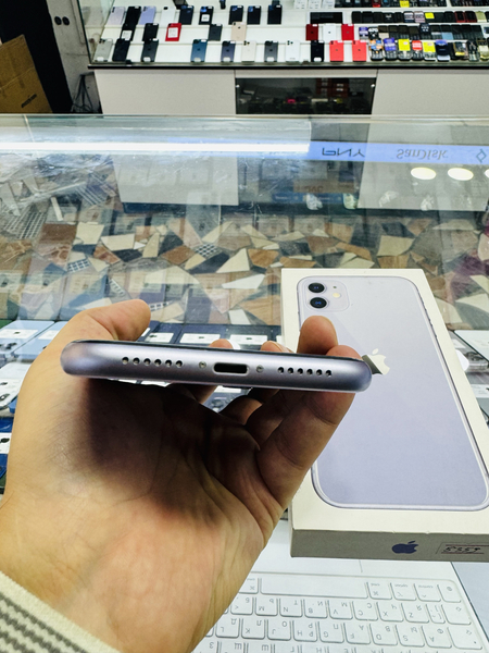 iPhone 11  128 gb ideal
