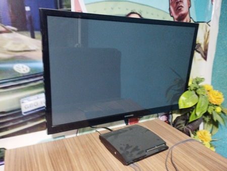 Playstation 3 12ta joyistik bilan