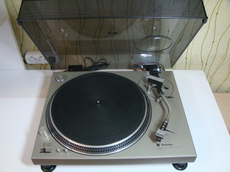 Проигрыватель винила Technics SL1200