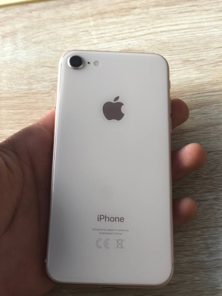 Iphone 8 holati zor