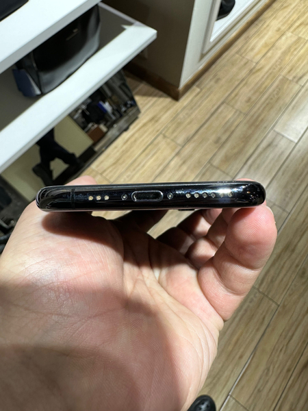 Продаю iphone xs 64 gb LLA
