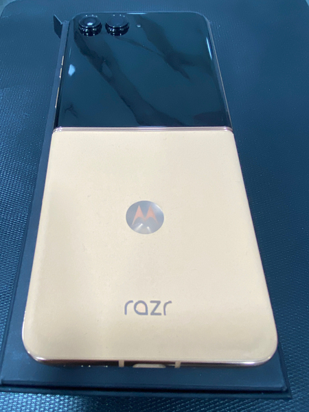 Motorola Razr+ 2024 новый