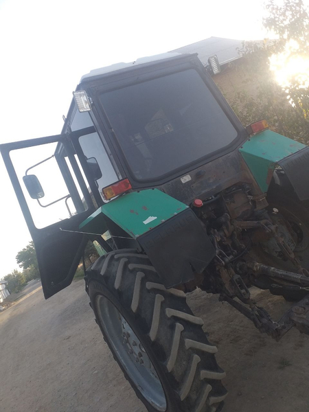 Traktor Mtz 80 sotiladi