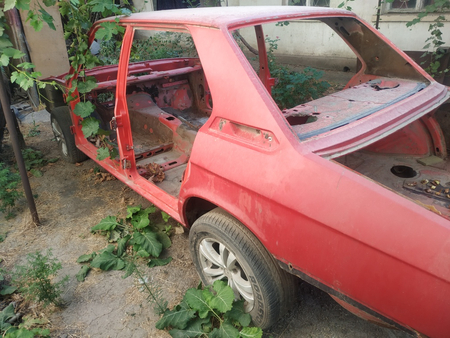 BMW E12 продается на запчасти