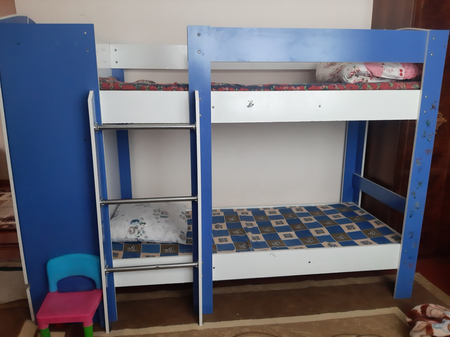 Продам кровать двухярустную.