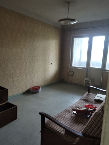 Tasiqboy bozor  4/4/4 84m2 bez remont balkon 2x6