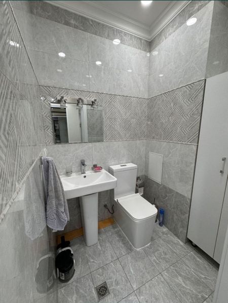 Срочно . Новостройка Юнусабад4. 100м2