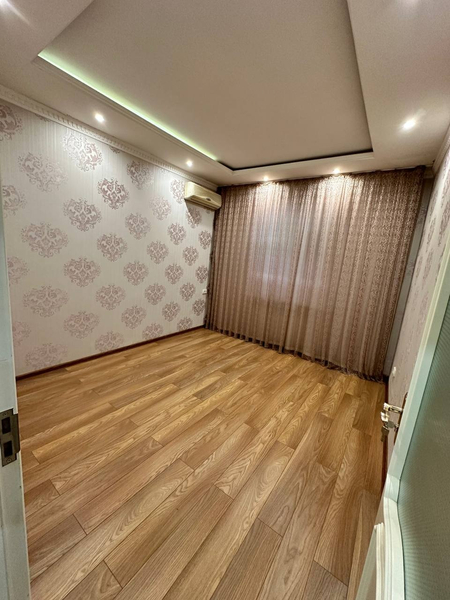 Продаётся 3/1/5 на м-в Карасу 2