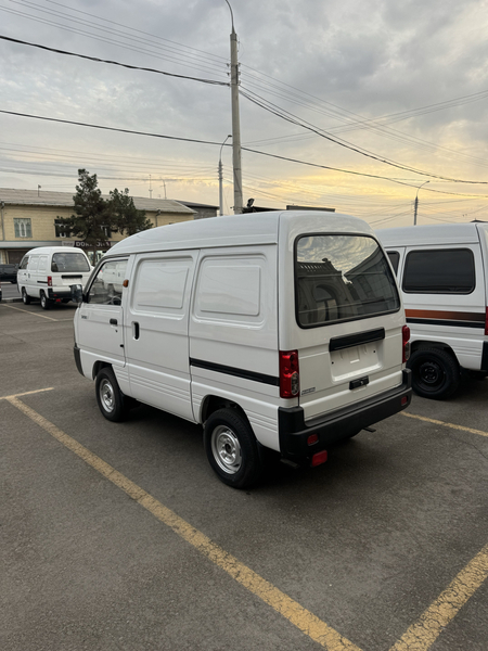 Van damas sotiladi masla 7200$ natarusi ichida