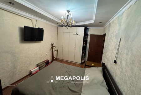 Метро Космонавты 3/2/5 Цум продам квартиру