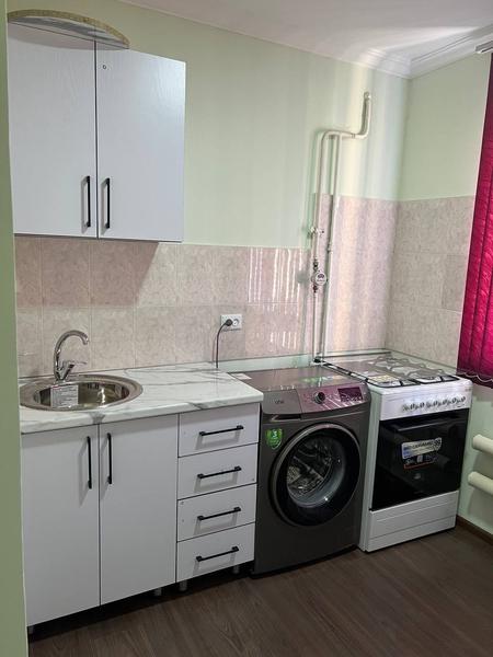 1 xonali kvartira barcha jihozlari bilan sotiladi