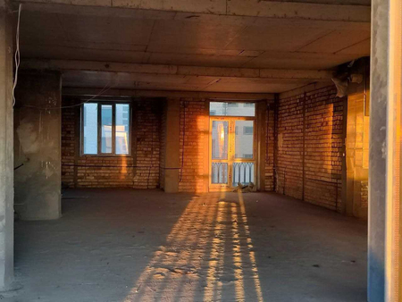 Продается новостройка Elite House, коробка 105кв, 2 балкона, сквозная