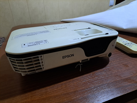 Проектор LCD EPSON Model:H429B