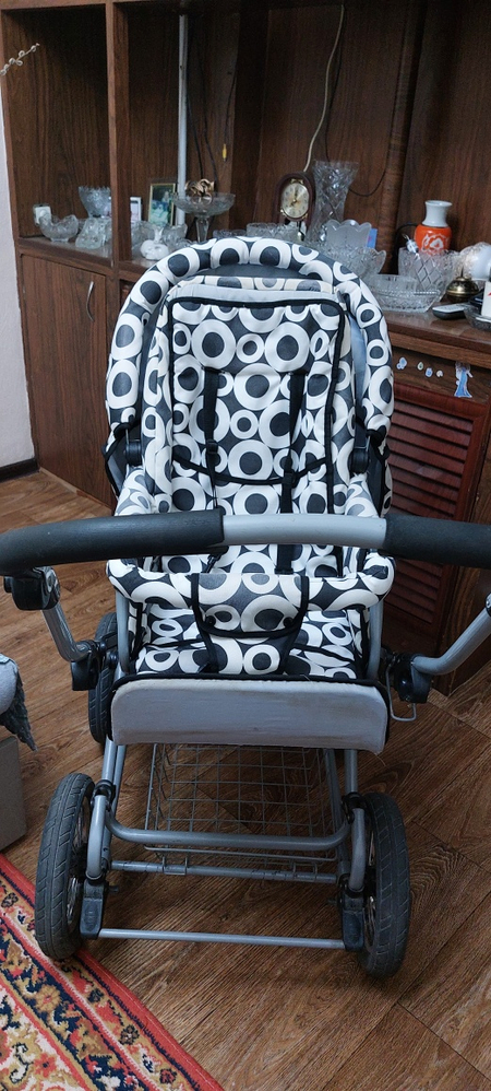 Продам дескую коляску 3 в 1