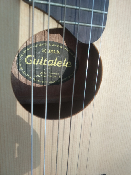 Guitalele Yamaha GL1 original