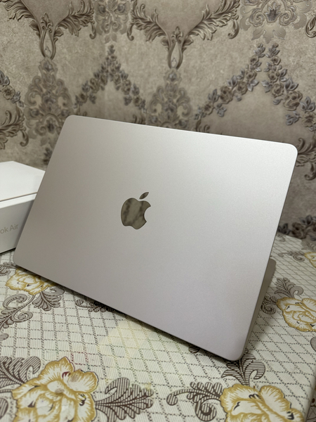 Macbook Air M2 Chipda 8/ 256 GB