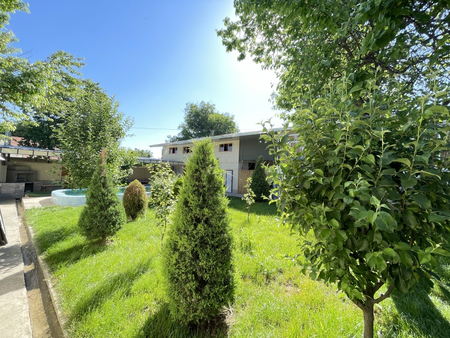 Dacha oq tosh oilavi