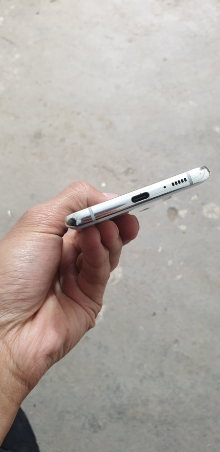 Samsung A90 ekrani singan ekran qoʻyiw kerak
