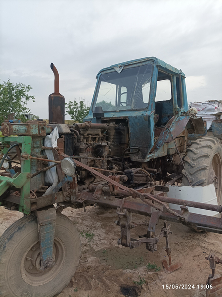 Mtz 80  sotiladi