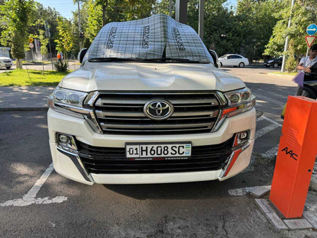 Продается Toyota Land Cruiser 200