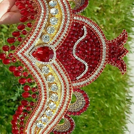 Tillaqosh diadema karona