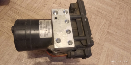 Mercedes Benz w 202  111 matorga ABS blok sotiladi b/u holati alo