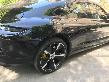Porsche taysin electric yengi
