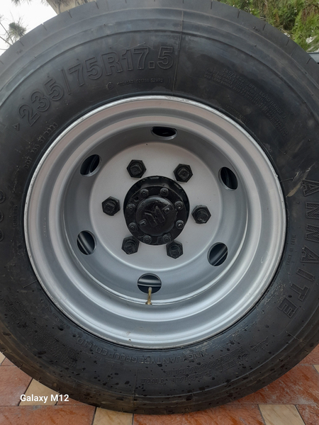 Isuzu turbo diesel 5t