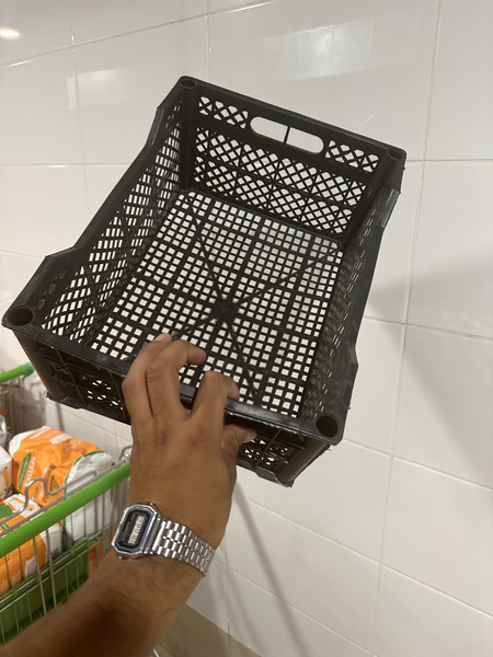Korzinka, plastik yashik