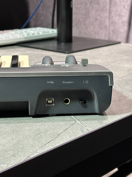 MIDI Клавиатура M-Audio Keystation 49es