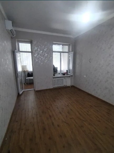 Осиё 2х комнатная .Т. Не торец Метро минор
