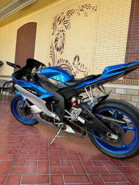 Yamaha r6 2008 sotladi
