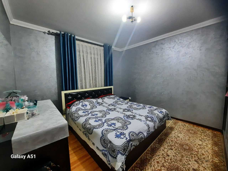 Продаётся квартиры 4/2/4 93 м² 17-й квартал (J2485)