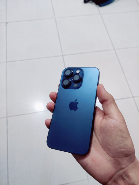iPhone 15 pro 256Gb 100%akb korobka iPhone 14 pro 256Gb 84% akb kor do