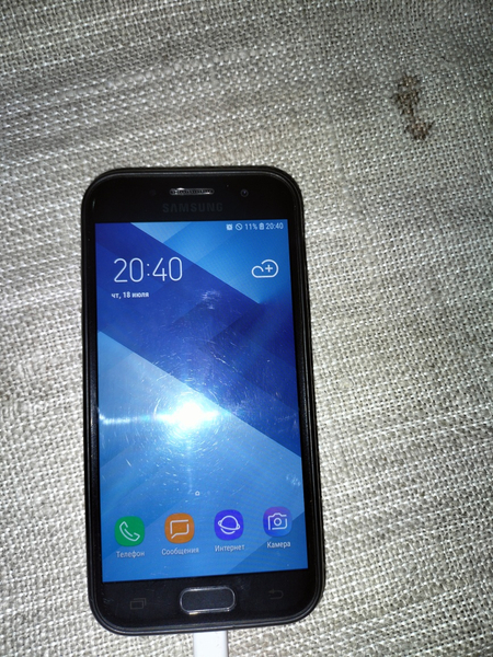 Samsung A3 2017 sotiladi