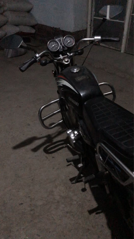 Kawasaki 200 cc sotiladi