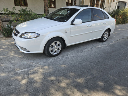 Chevrolet jentra avtomat full srochna sotiladi