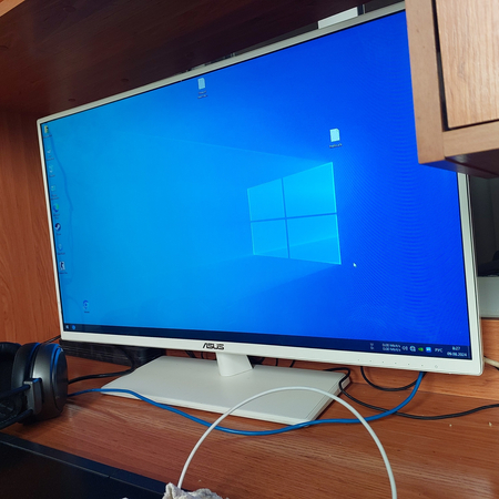 Белый Asus va322n-w  32