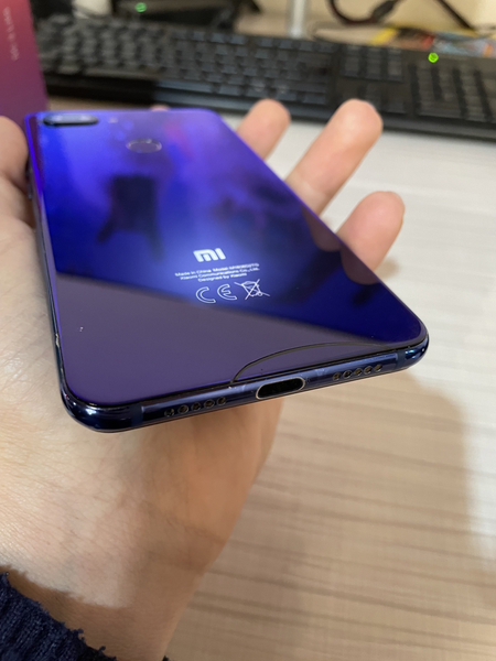 Mi 8 Lite 4/64 сотилади