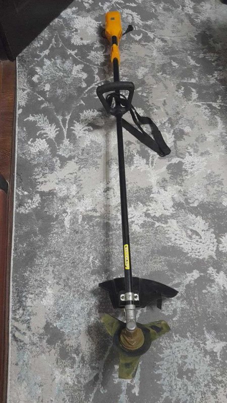 Мощный триммер фирмы ROLF7A225. 700 W. 10000 об. в мин.