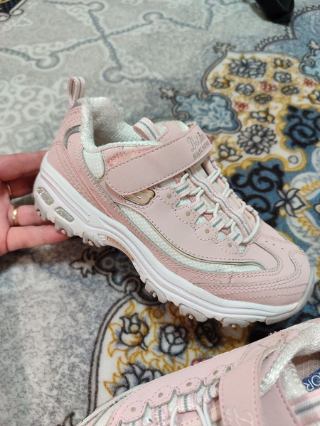 Кроссовки на девочку Sketchers