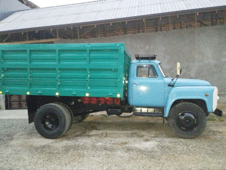 Gaz 53 3.dona bor    xamsi soz holada