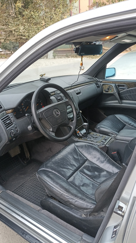 Mercedes Benz W210