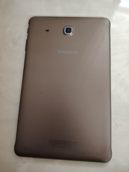 Samsung Galaxy Tab E sotiladi xolati yaxshi