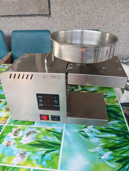 Продам почти новый маслопресс