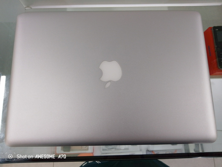 Macbook pro sotiladi