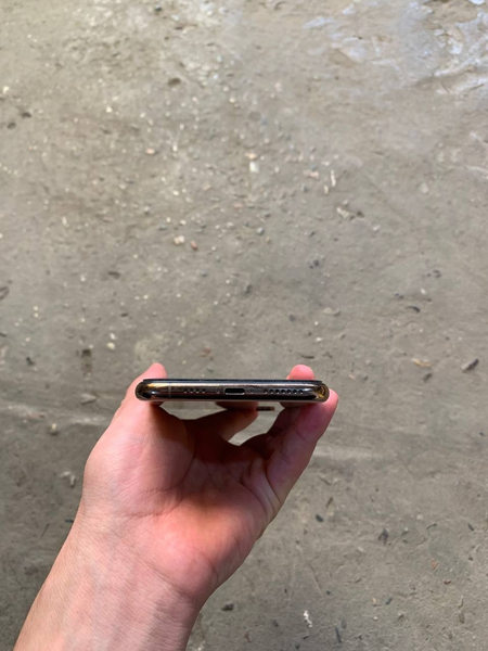 Iphone xs max gold