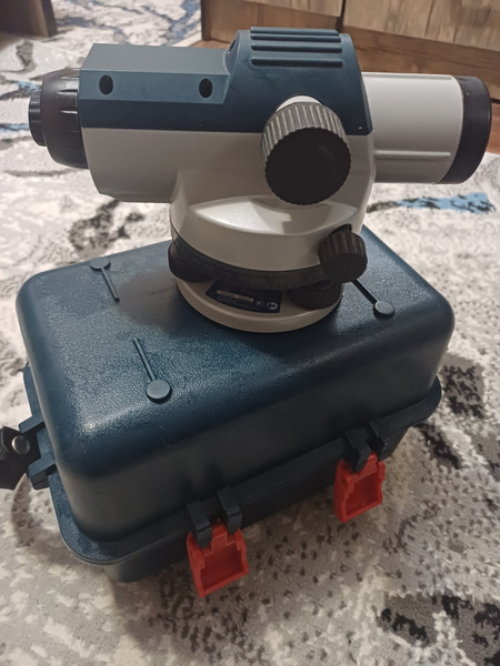 Нивелир Bosch GOL 32 d/ оптический нивелир