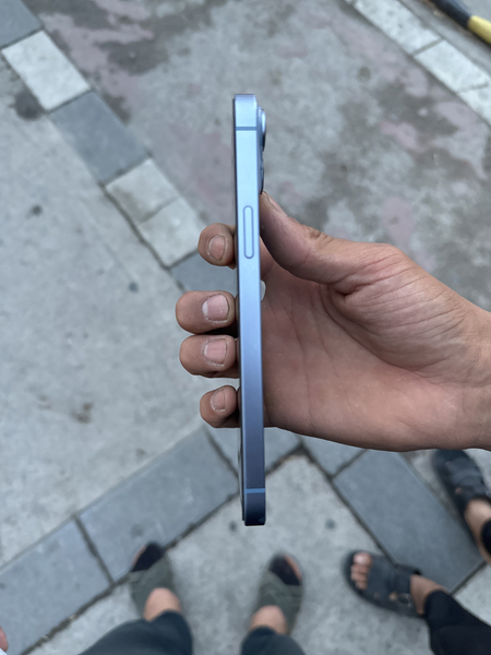 Iphone 14 plus qrilgan joyi bor yomkst 84